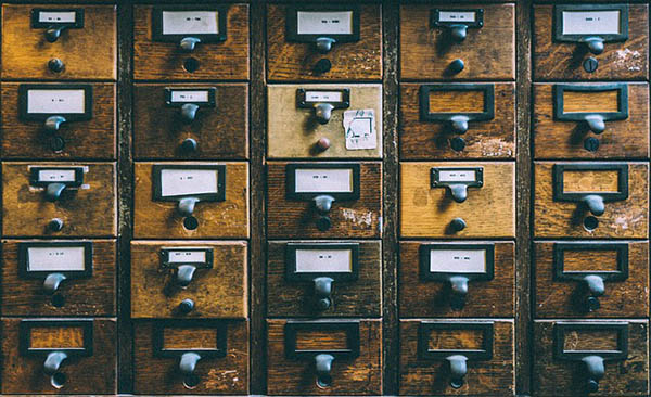 Définition : Archiviste - Qu'est-ce qu'un archiviste ? Métier archiviste